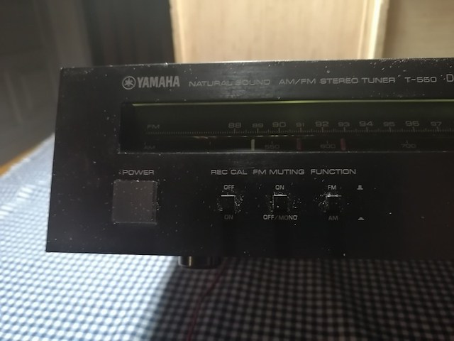 YAMAHA T-550  tjuner perfektan