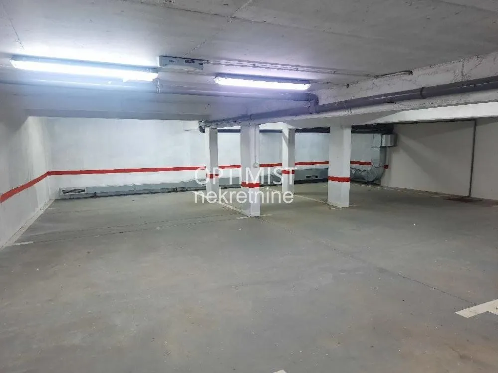 Prodaja, parking/garaža, 170m², Kumodraž 1, Kumodraž Sve Podlokacije