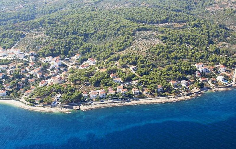 Zemljiste Sutivan otok Brač 25.500m2