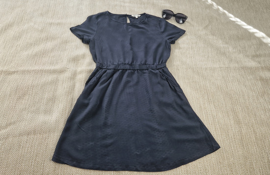 Review crna lagana haljina