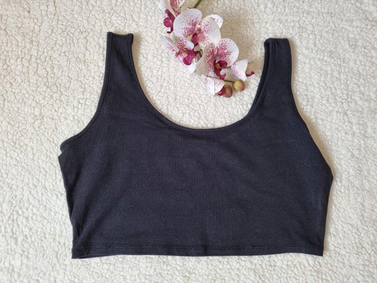 Primark crni crop top
