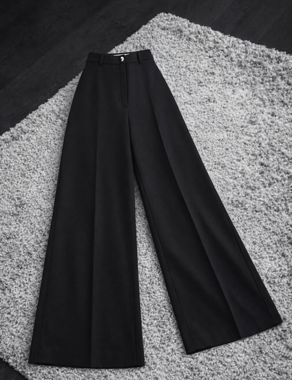 %Bershka, crne pantalone, zvonarice