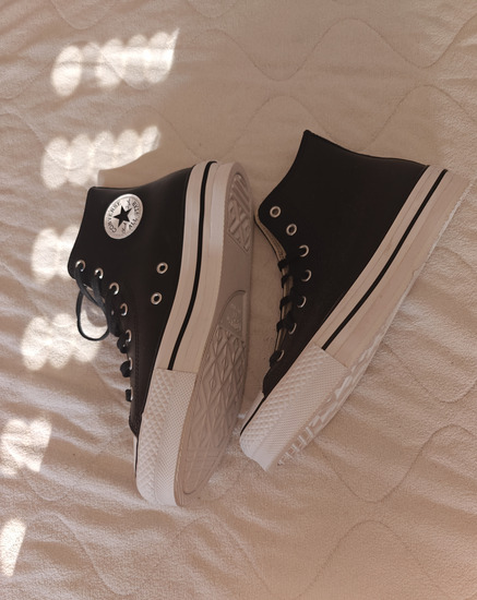 Converse nove kozne patike dost.