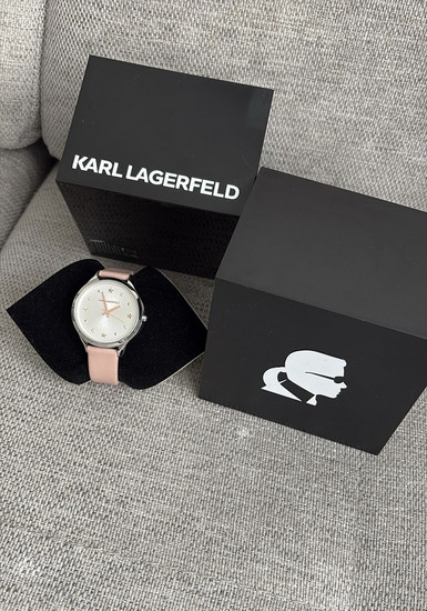 Karl Lagerfeld sat