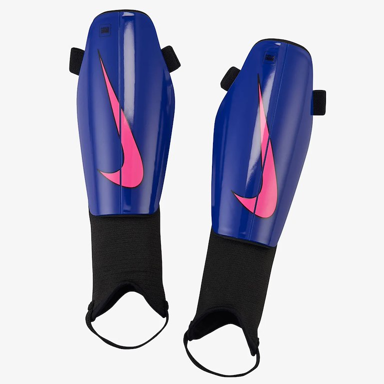 NIKE Kostobran Charge Guard