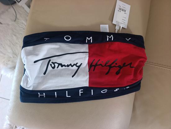 Top Tomy Hillfiger S novo