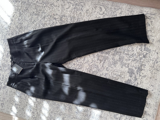 SniZ  Massimo Dutti nove crne pantalone na pruge