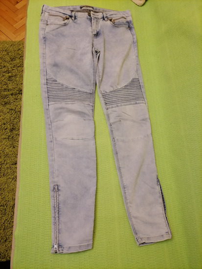 Svetlo plave farmerice PULL BEAR 40