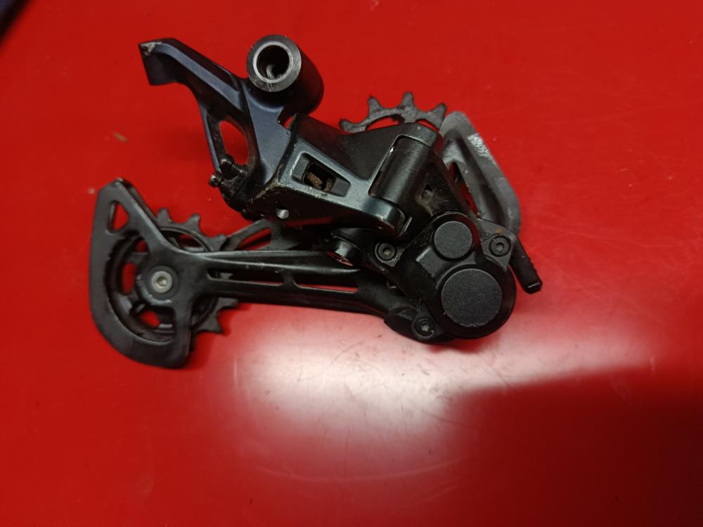 Shimano SLX M7100 zadnji menjac