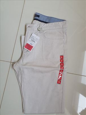 Pantalone 34/31 velicina Novo!