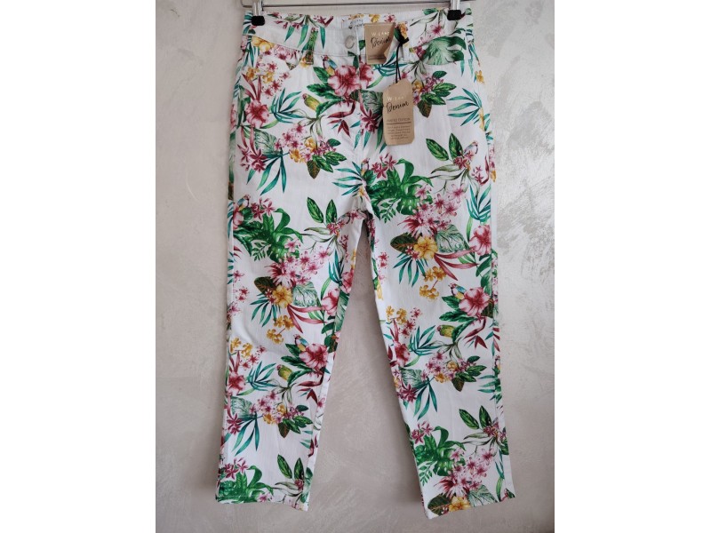 Cvetne pantalone 80 eur vel S-M NOVO
