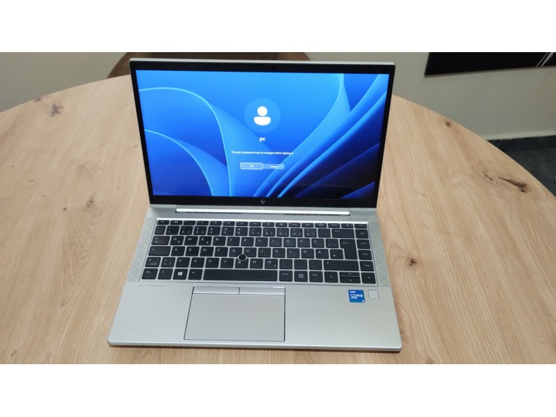 HP Elitebook 840 G8. i5-1145G7.8GB.256 SSD