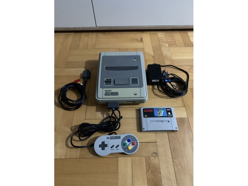 Super Nintendo (SNES) + Igrica Super Mario World