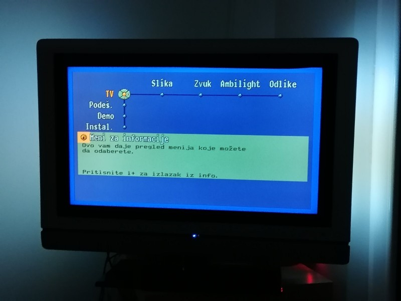 PHILIPS televizor 80 cm ekran