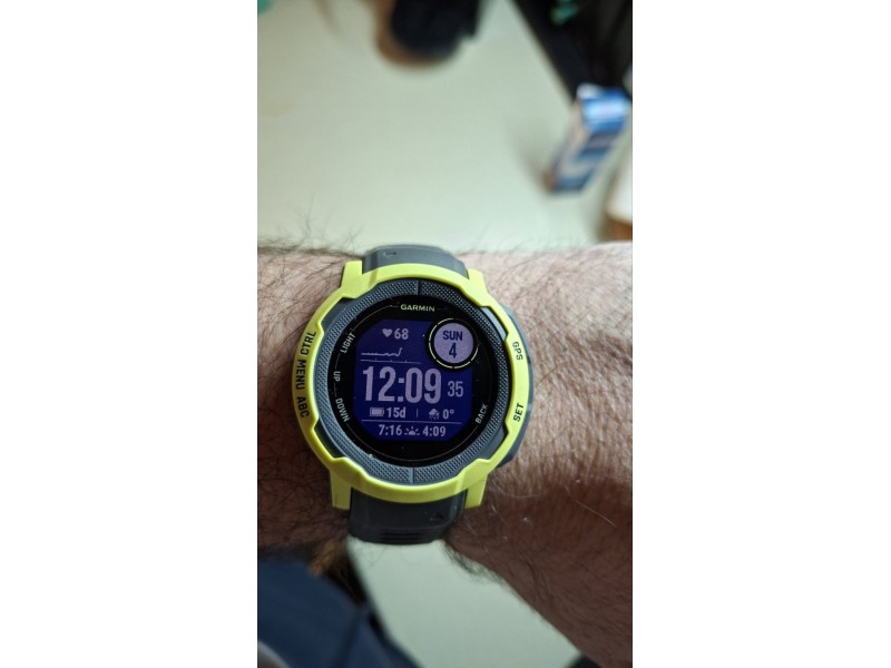Garmin Instict 2