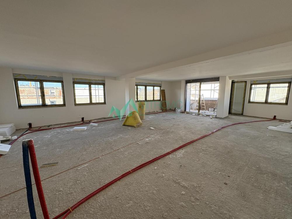 Četvorosoban stan na prodaju, 108m2, 342.390€
