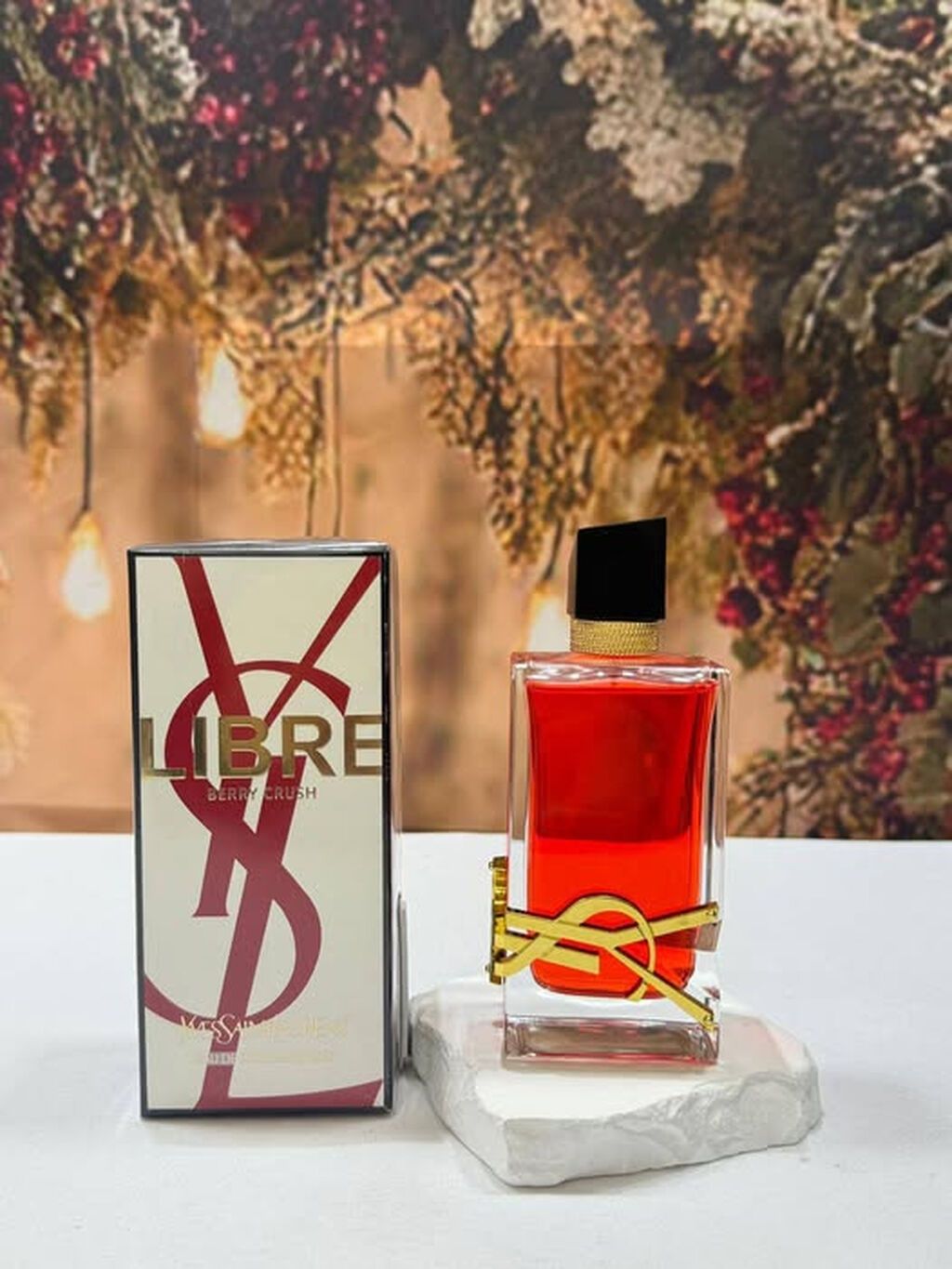 Parfem na slici je Yves Saint Laurent (YSL) Libre Berry Crush