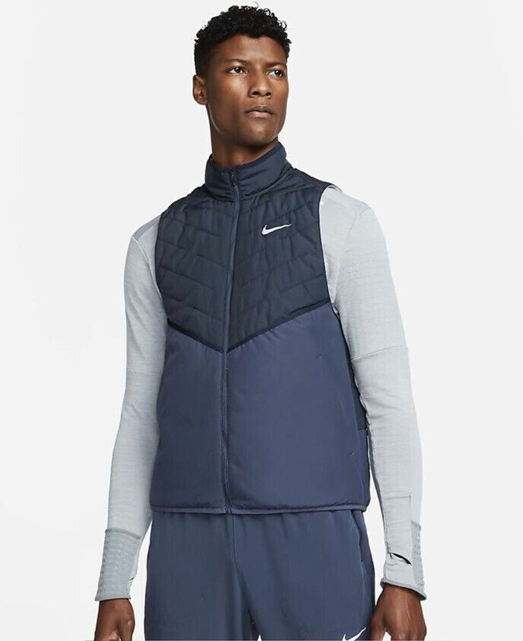 NIKE Men's Therma-FIT Repel Synthetic-Fill Running Gilet vel.M NOVO