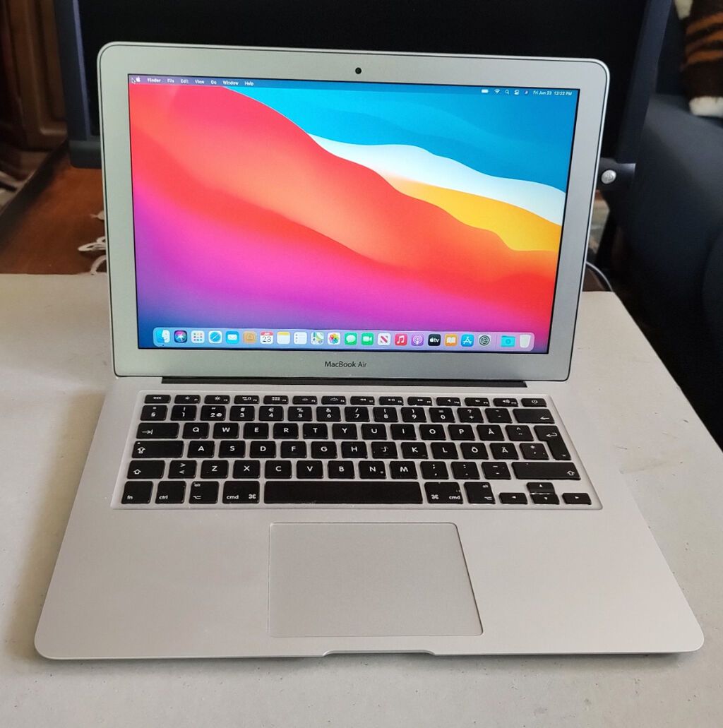 Macbook Air 13.3" 2014 i5 / 4GB / SSD256GB
