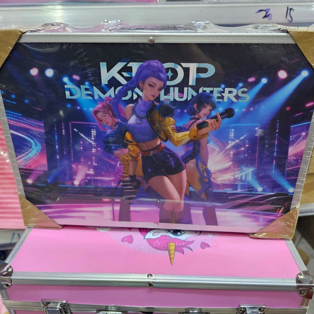 Fantastičan SET za Crtanje – K-POP Demon Hunters Cena : 3200din
