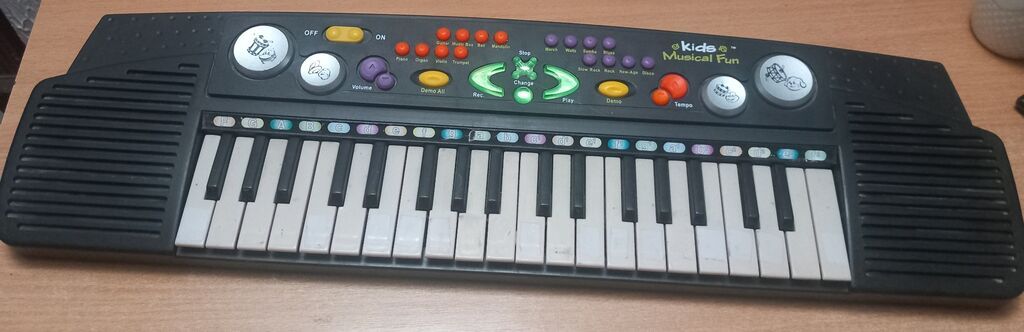 Dečji elektronski sintisajzer “Kids Musical Fun” - Kompaktna
