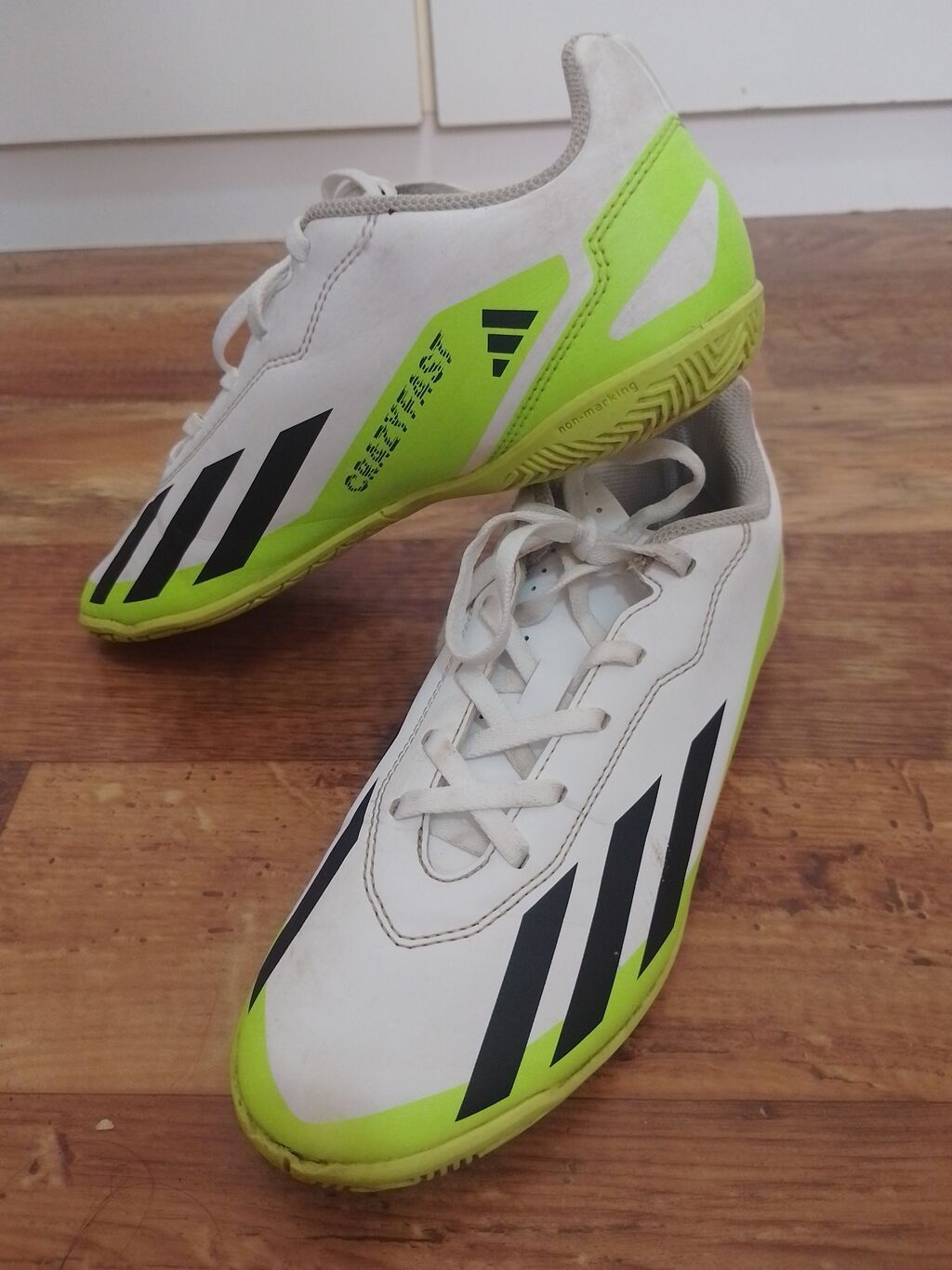 Patike Adidas Crazyfast, namenjene za fudbal u zatvorenom prostoru