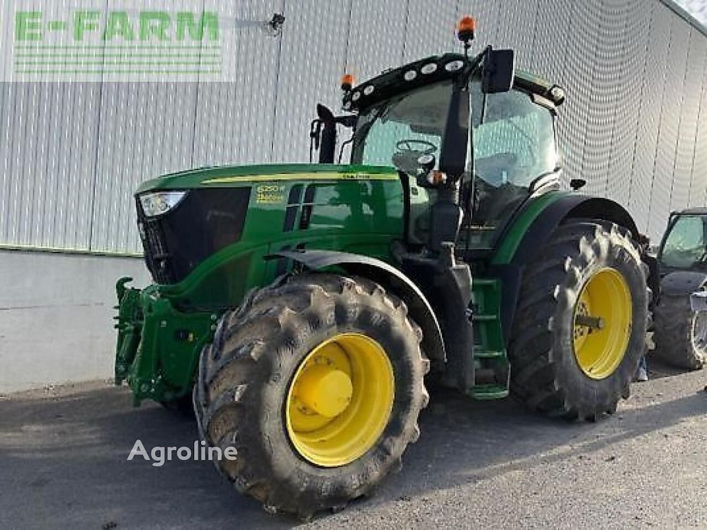 John Deere 6250r traktor točkaš