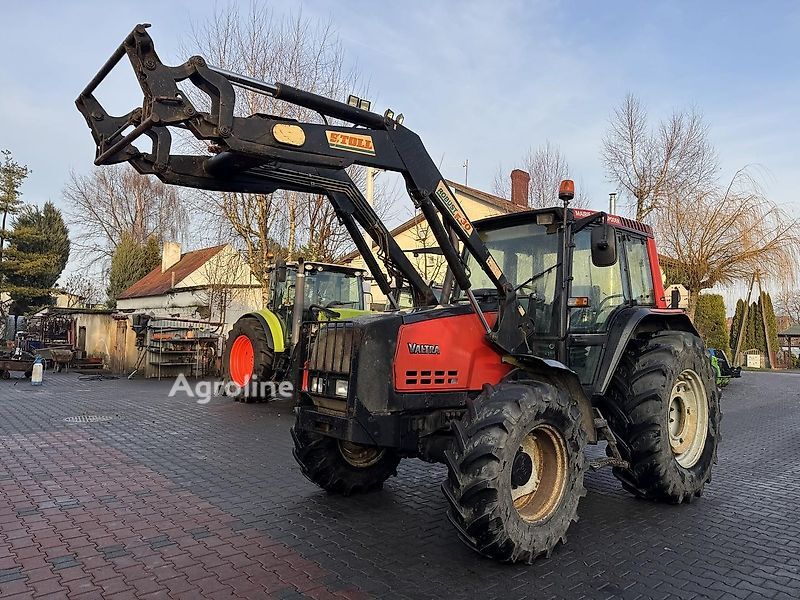 Valtra VALMET 6200 + STOLL ROBUST F30 traktor točkaš