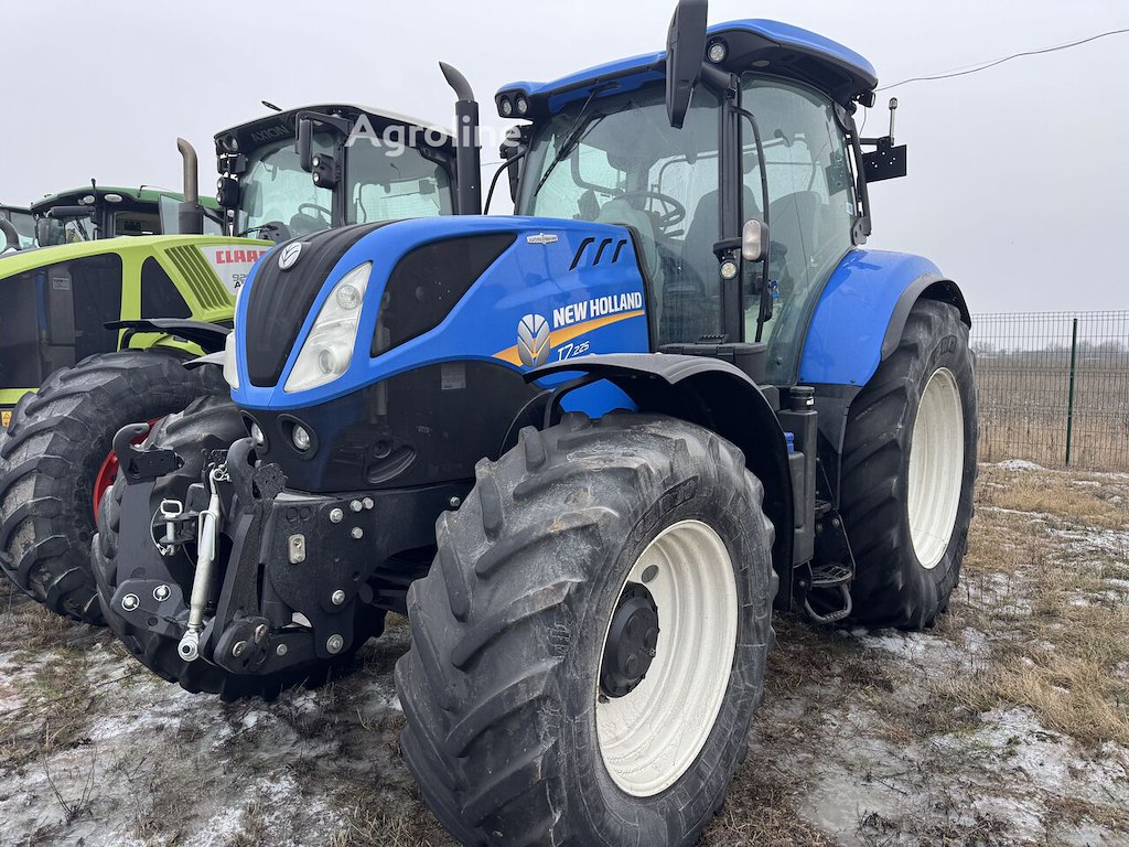 New Holland T7.225 traktor točkaš