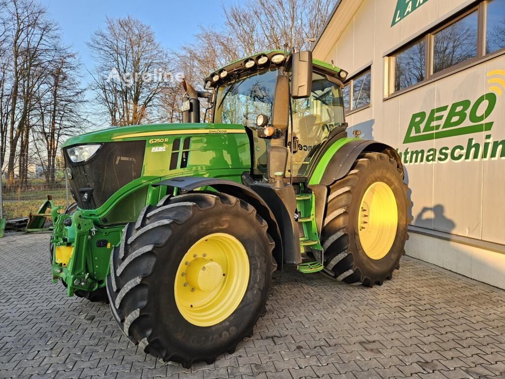 John Deere 6250R traktor točkaš