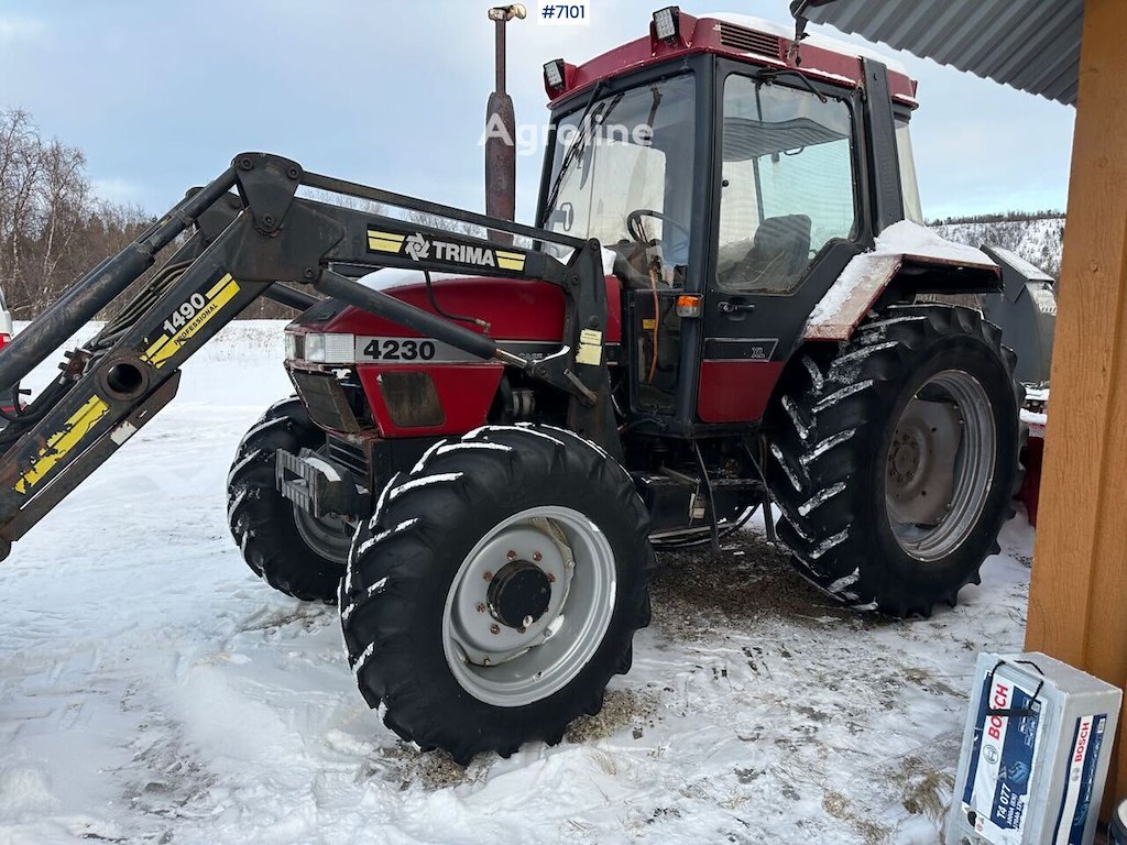 Case IH International 4230 traktor točkaš