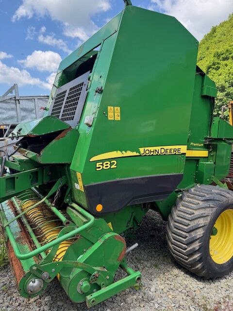 John Deere 582 Premium balirka za okrugle bale