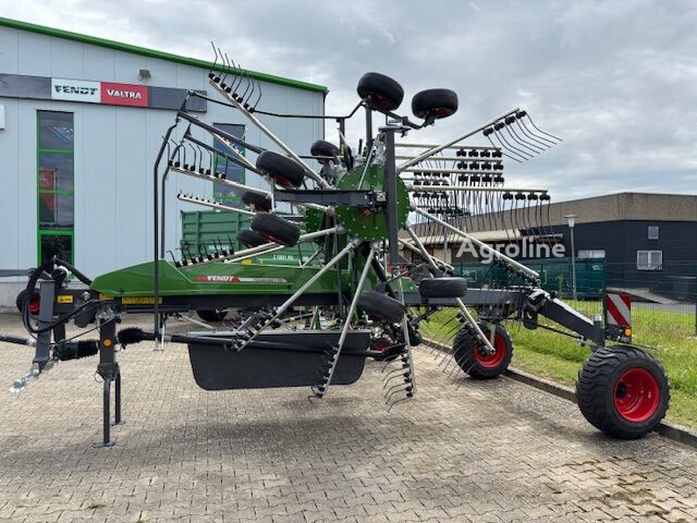 Novi Fendt Former 860 C PRO sakupljač sena