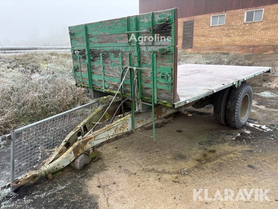 Prodaje se traktorsku prikolicu na aukciji