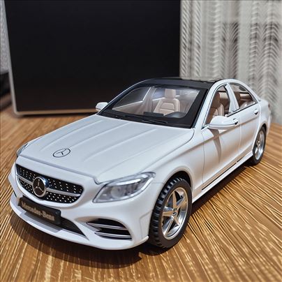 Metalni model automobila Mercedes C-klasa