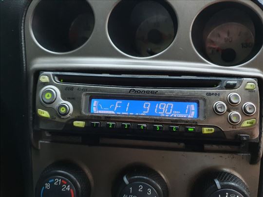 pioneer DEH-1650 CD plejer za auto