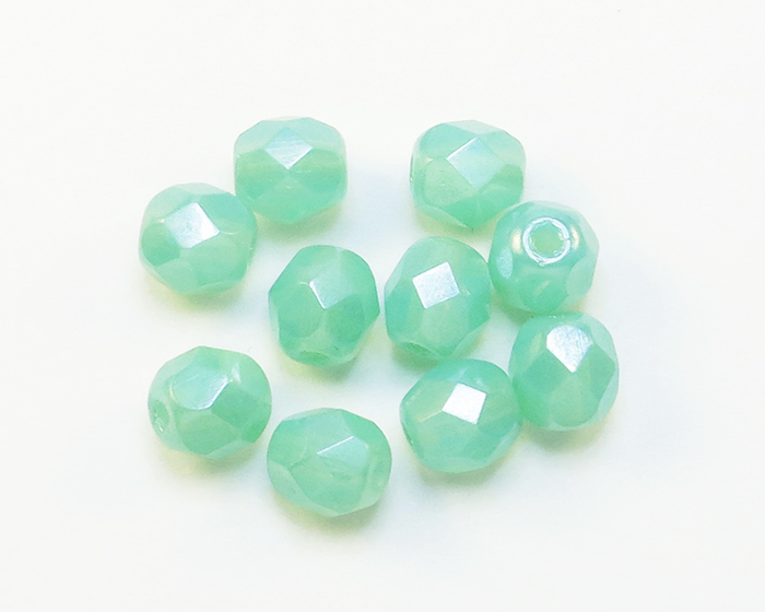 FP06_61000LO Firepolish 6mm Milky Aquamarine Lustered (10kom)