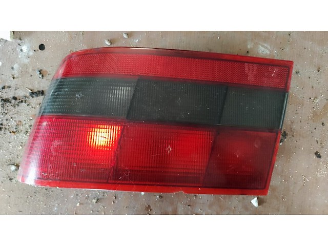 Opel calibra zadnja leva stop lampa