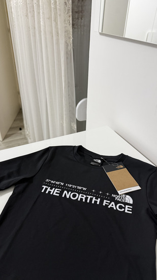 The north face majica!! Nova sa etiketom