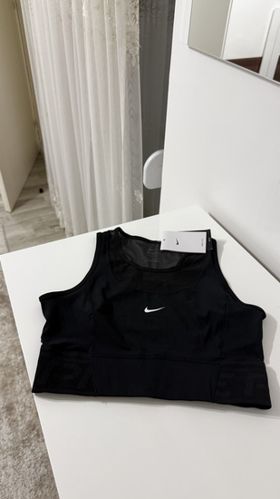 Nike top!! Novo