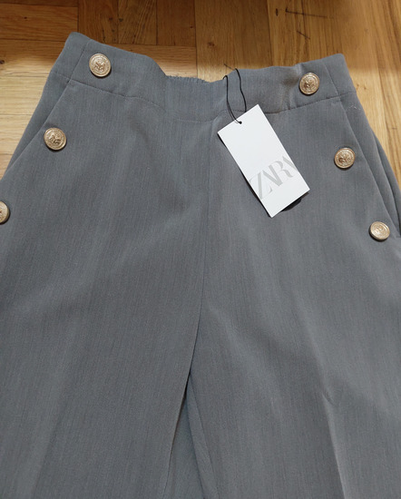 Zara pantalone sa etiketom