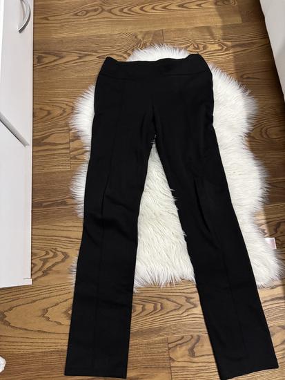 Jako hitno! Pantalone vel 40