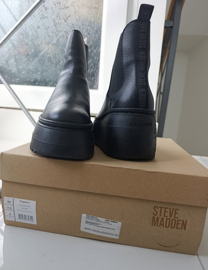 Steve Madden kozne cizme 38