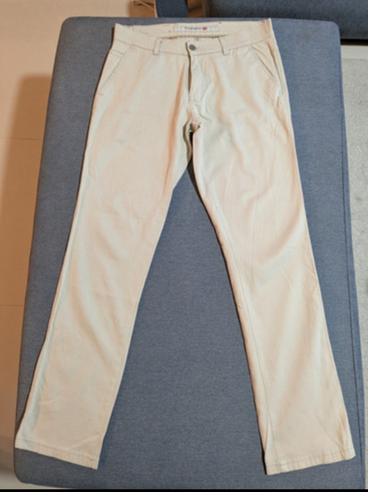 Muske pantalone 33
