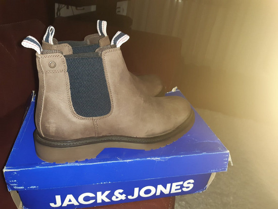 Jack Jones broj 42