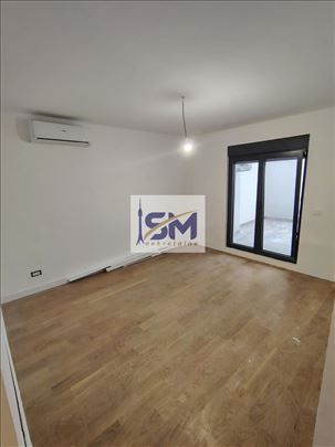 Lekino brdo, stan 35m2 + 30m2 dvorište