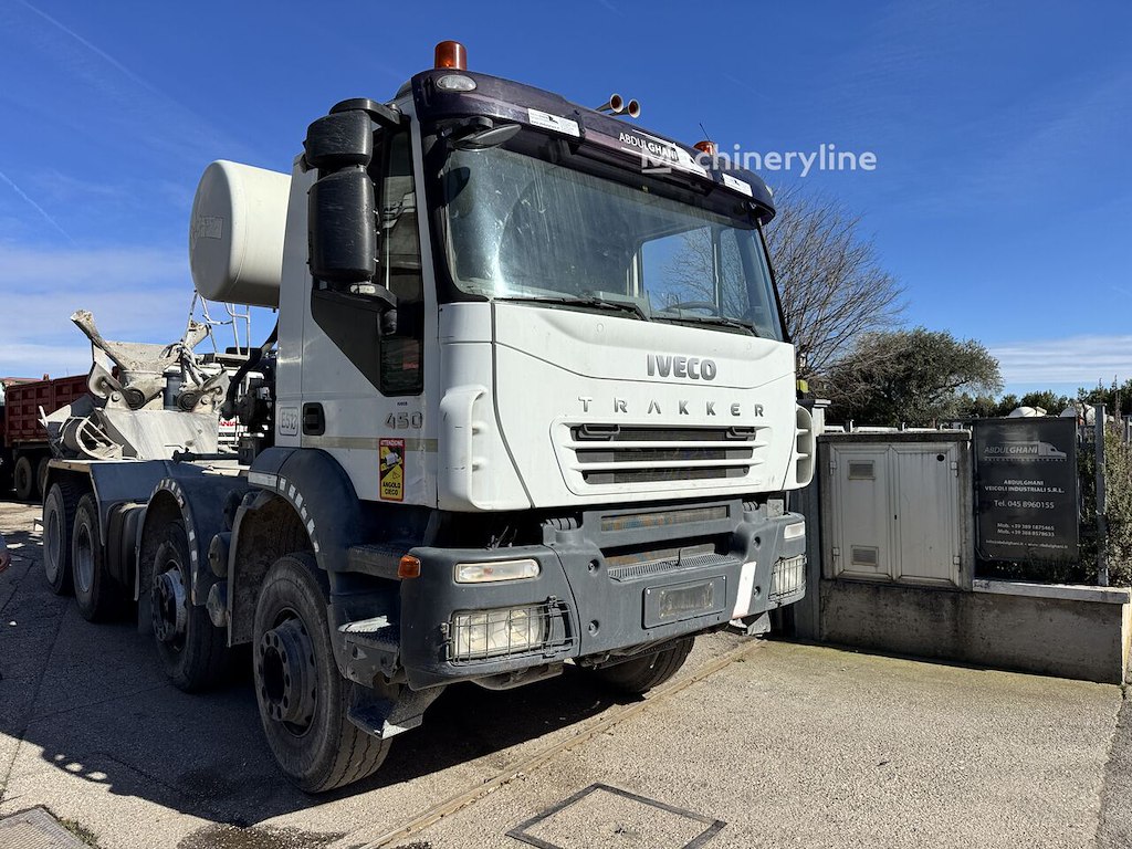 IVECO Trakker 450 betonska mešalica