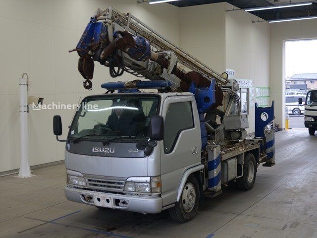 Isuzu ELF pumpa za beton