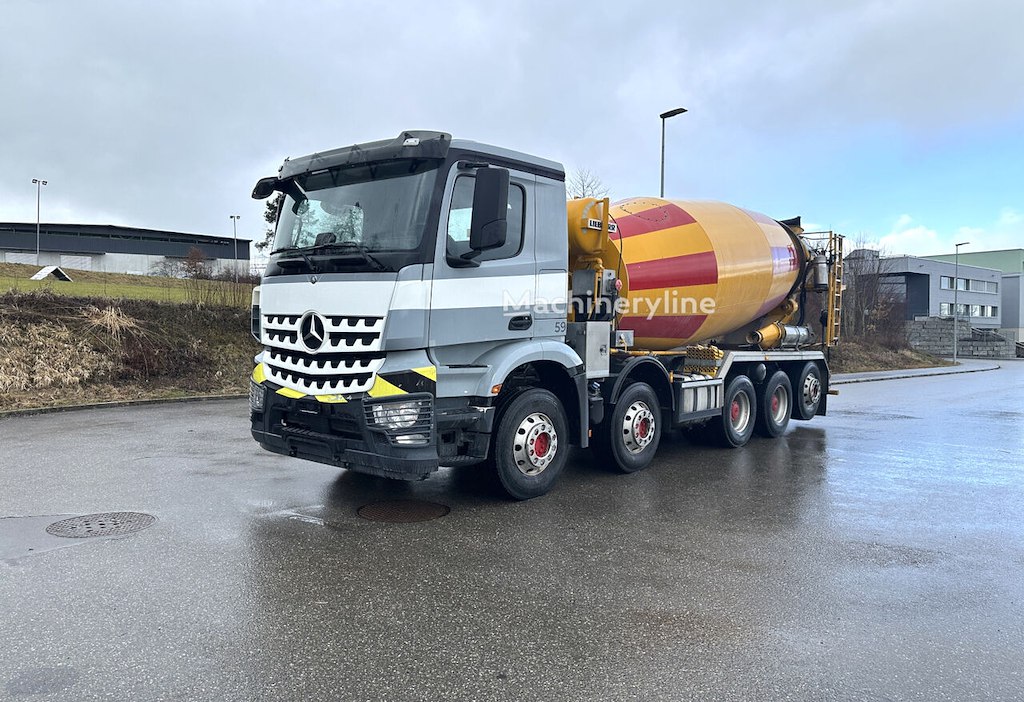 Liebherr 602 na šasiji Mercedes-Benz Arocs 4451 kamion s mešalicom za beton