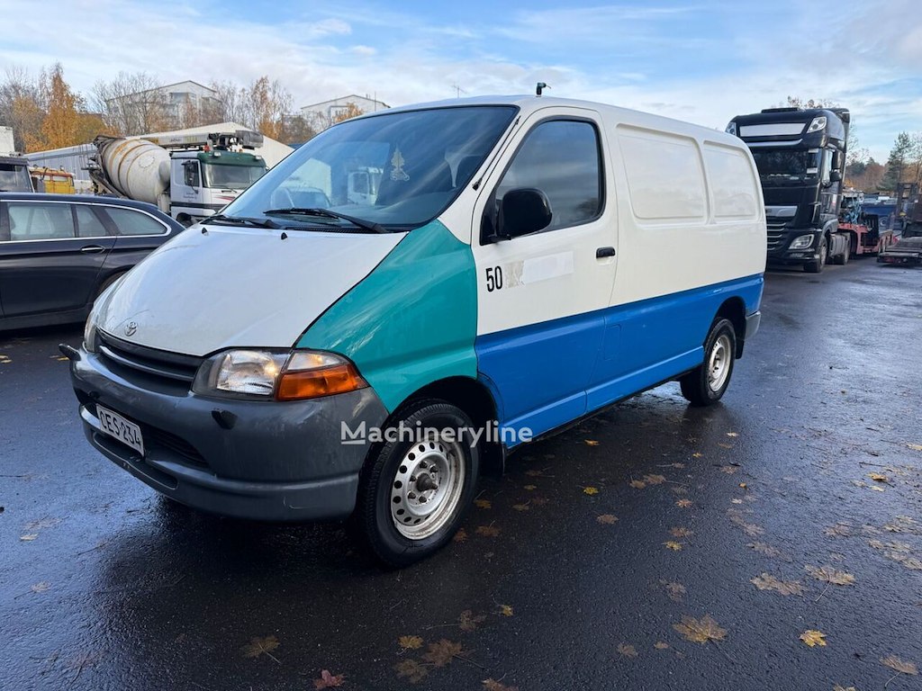 Toyota Hiace 2.4 no turbo original 140.000 km kamion s mešalicom za beton